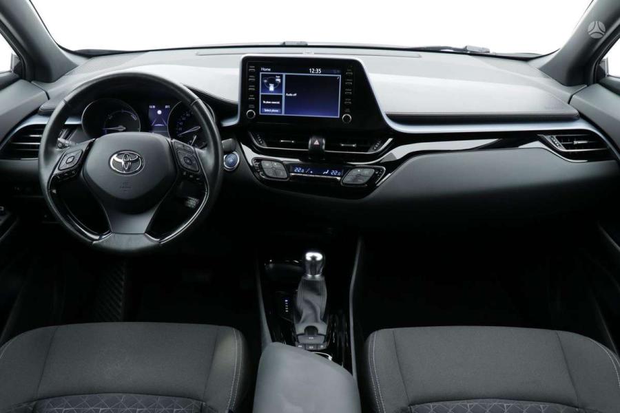 Черный Тойота C-HR 2021 в Вильнюс, объемом двигателя 1.80 л и пробегом 55 тыс. км за 23900 €, фото 8 на AUTOMOTO.COM.LV