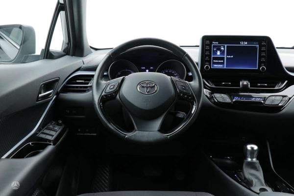 Черный Тойота C-HR 2021 в Вильнюс, объемом двигателя 1.80 л и пробегом 55 тыс. км за 23900 €, фото 8 на AUTOMOTO.COM.LV