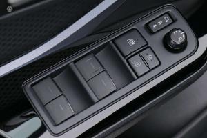 Черный Тойота C-HR 2021 в Вильнюс, объемом двигателя 1.80 л и пробегом 55 тыс. км за 23900 €, фото 25 на AUTOMOTO.COM.LV