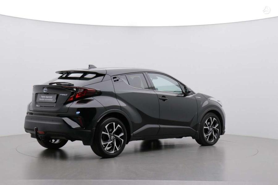 Melns Toyota C-HR 2021 Viļņa, ar dzinēja tilpumu 1.80 L un nobraukumu 90 tūkst. km par 23900 €, foto 4 vietnē AUTOMOTO.COM.LV