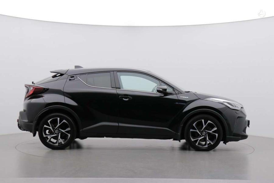 Melns Toyota C-HR 2021 Viļņa, ar dzinēja tilpumu 1.80 L un nobraukumu 90 tūkst. km par 23900 €, foto 18 vietnē AUTOMOTO.COM.LV