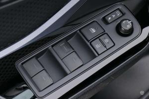 Melns Toyota C-HR 2021 Viļņa, ar dzinēja tilpumu 1.80 L un nobraukumu 90 tūkst. km par 23900 €, foto 25 vietnē AUTOMOTO.COM.LV