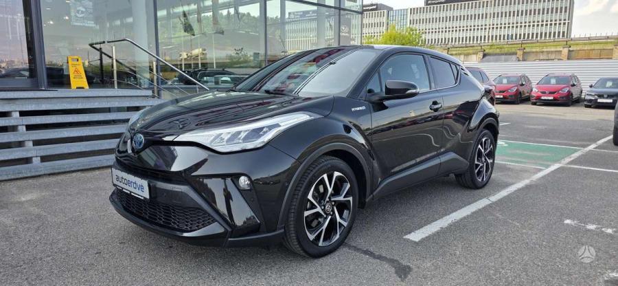 Melns Toyota C-HR 2021 Viļņa, ar dzinēja tilpumu 1.99 L un nobraukumu 94 tūkst. km par 23980 €, foto 3 vietnē AUTOMOTO.COM.LV
