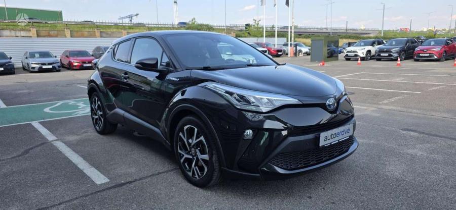 Melns Toyota C-HR 2021 Viļņa, ar dzinēja tilpumu 1.99 L un nobraukumu 94 tūkst. km par 23980 €, foto 7 vietnē AUTOMOTO.COM.LV