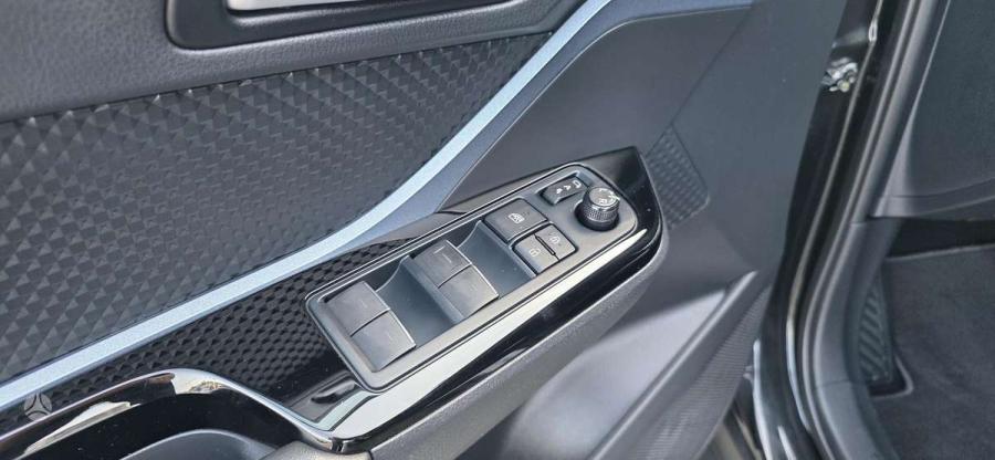 Melns Toyota C-HR 2021 Viļņa, ar dzinēja tilpumu 1.99 L un nobraukumu 94 tūkst. km par 23980 €, foto 19 vietnē AUTOMOTO.COM.LV