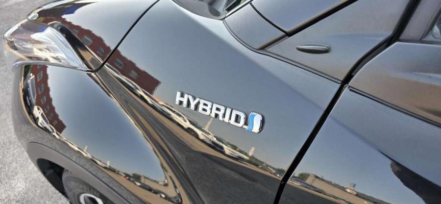 Melns Toyota C-HR 2021 Viļņa, ar dzinēja tilpumu 1.99 L un nobraukumu 94 tūkst. km par 23980 €, foto 31 vietnē AUTOMOTO.COM.LV