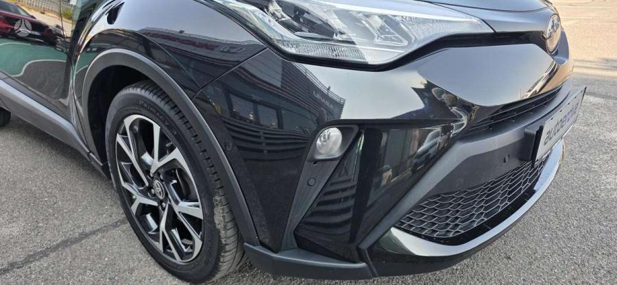 Melns Toyota C-HR 2021 Viļņa, ar dzinēja tilpumu 1.99 L un nobraukumu 94 tūkst. km par 23980 €, foto 32 vietnē AUTOMOTO.COM.LV