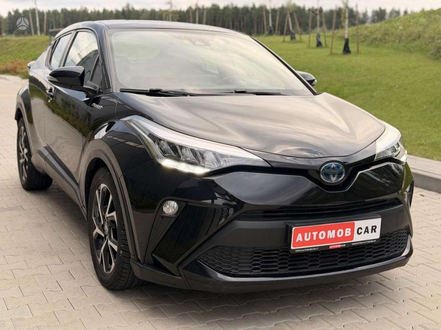 Черный Тойота C-HR 2021 в Вильнюс, объемом двигателя 1.80 л и пробегом 136 тыс. км за 18950 €, фото 4 на AUTOMOTO.COM.LV