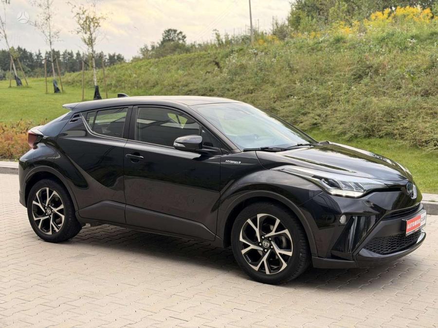 Черный Тойота C-HR 2021 в Вильнюс, объемом двигателя 1.80 л и пробегом 136 тыс. км за 18950 €, фото 5 на AUTOMOTO.COM.LV