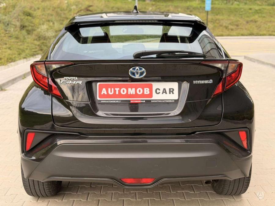 Черный Тойота C-HR 2021 в Вильнюс, объемом двигателя 1.80 л и пробегом 136 тыс. км за 18950 €, фото 8 на AUTOMOTO.COM.LV