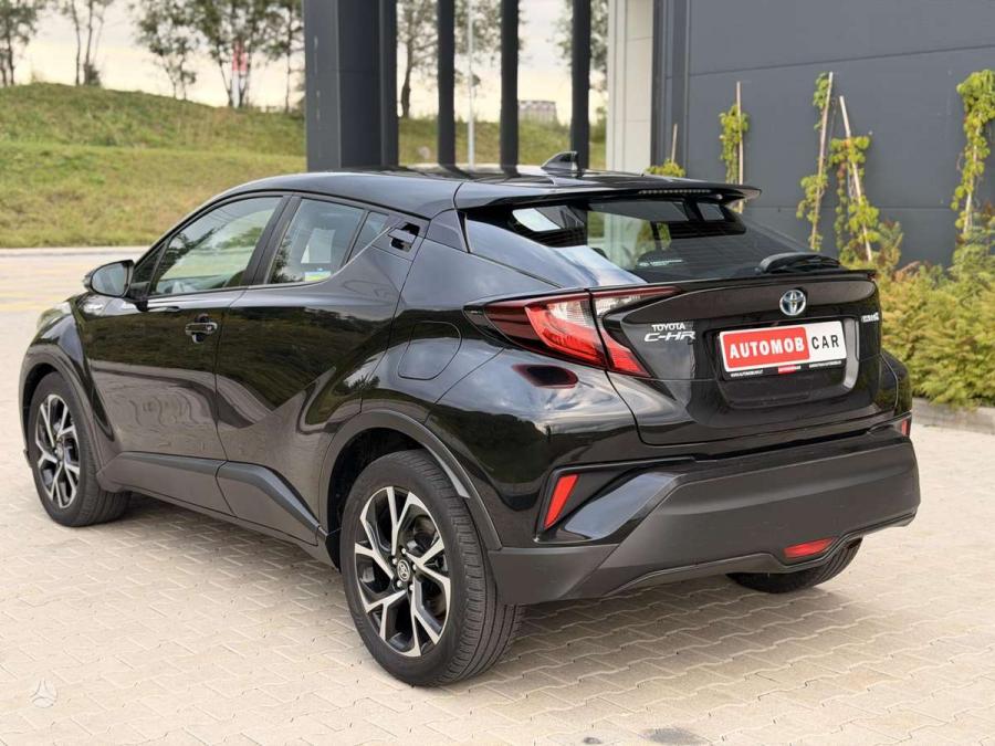 Черный Тойота C-HR 2021 в Вильнюс, объемом двигателя 1.80 л и пробегом 136 тыс. км за 18950 €, фото 10 на AUTOMOTO.COM.LV