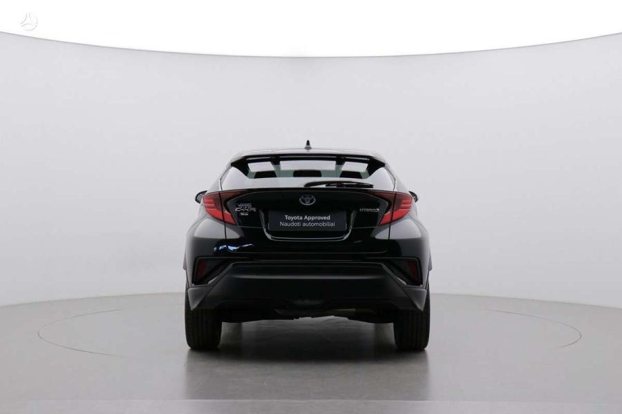 Черный Тойота C-HR 2021 в Вильнюс, объемом двигателя 1.80 л и пробегом 82 тыс. км за 24900 €, фото 6 на AUTOMOTO.COM.LV