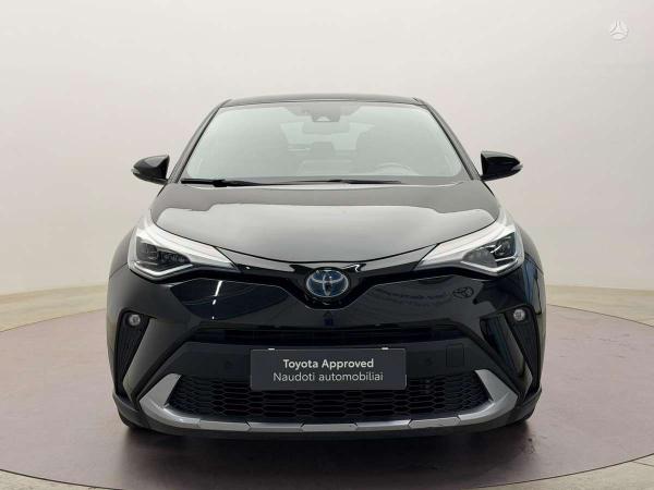 Melns Toyota C-HR 2021 Panevēža, ar dzinēja tilpumu 1.80 L un nobraukumu 58 tūkst. km par 22690 €, foto 3 vietnē AUTOMOTO.COM.LV