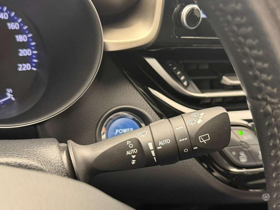 Melns Toyota C-HR 2021 Panevēža, ar dzinēja tilpumu 1.80 L un nobraukumu 58 tūkst. km par 22690 €, foto 24 vietnē AUTOMOTO.COM.LV