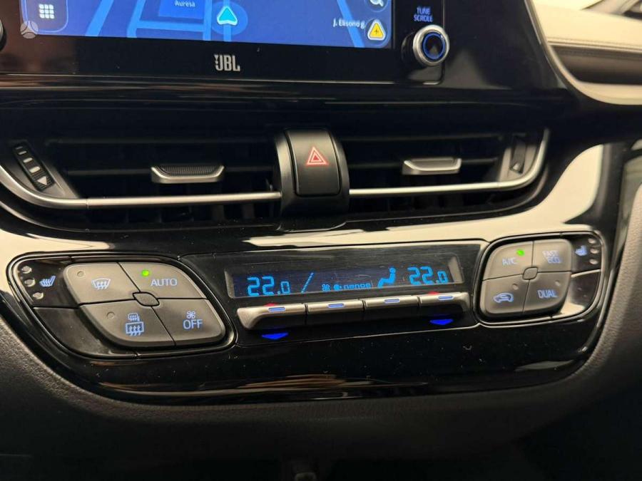 Melns Toyota C-HR 2021 Panevēža, ar dzinēja tilpumu 1.80 L un nobraukumu 58 tūkst. km par 22690 €, foto 33 vietnē AUTOMOTO.COM.LV