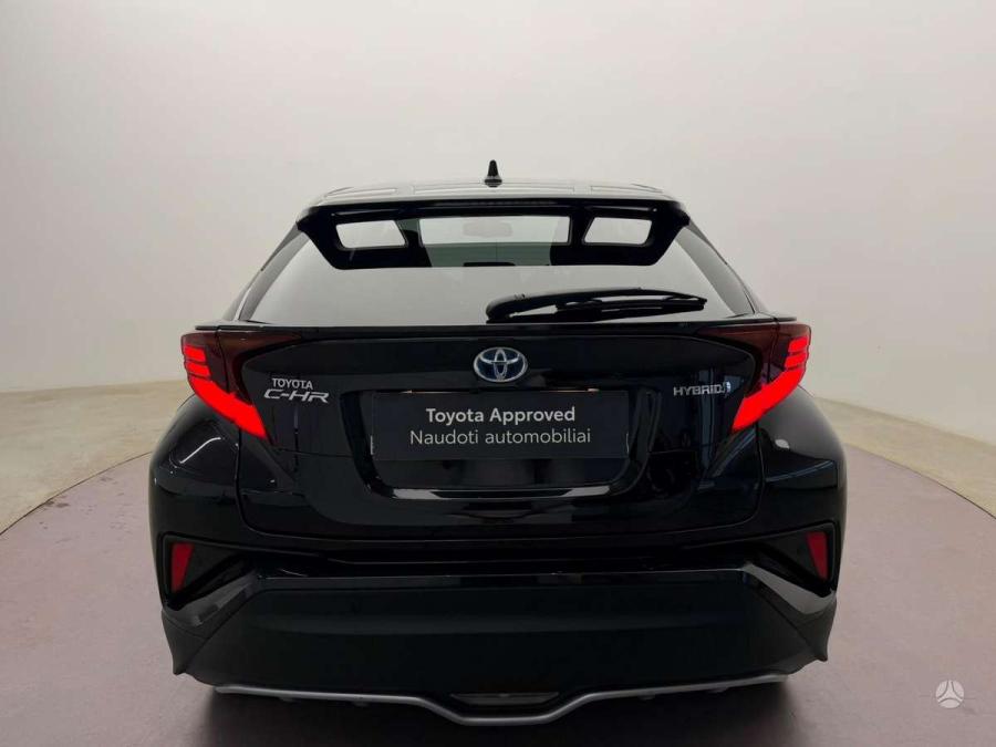 Melns Toyota C-HR 2021 Panevēža, ar dzinēja tilpumu 1.80 L un nobraukumu 58 tūkst. km par 22690 €, foto 39 vietnē AUTOMOTO.COM.LV