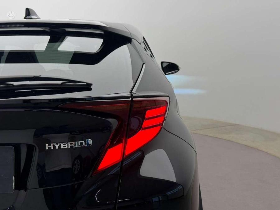 Melns Toyota C-HR 2021 Panevēža, ar dzinēja tilpumu 1.80 L un nobraukumu 58 tūkst. km par 22690 €, foto 40 vietnē AUTOMOTO.COM.LV