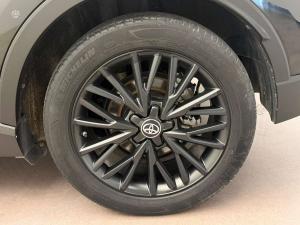 Melns Toyota C-HR 2021 Panevēža, ar dzinēja tilpumu 1.80 L un nobraukumu 58 tūkst. km par 22690 €, foto 41 vietnē AUTOMOTO.COM.LV