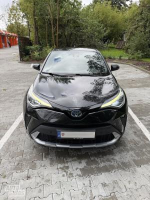 Melns Toyota C-HR 2021 Viļņa, ar dzinēja tilpumu 2.00 L un nobraukumu 150 tūkst. km par 18900 €, foto 3 vietnē AUTOMOTO.COM.LV