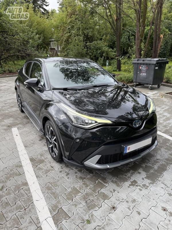 Melns Toyota C-HR 2021 Viļņa, ar dzinēja tilpumu 2.00 L un nobraukumu 150 tūkst. km par 18900 €, foto 4 vietnē AUTOMOTO.COM.LV