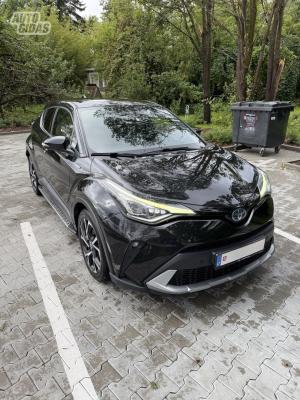 Melns Toyota C-HR 2021 Viļņa, ar dzinēja tilpumu 2.00 L un nobraukumu 150 tūkst. km par 18900 €, foto 4 vietnē AUTOMOTO.COM.LV
