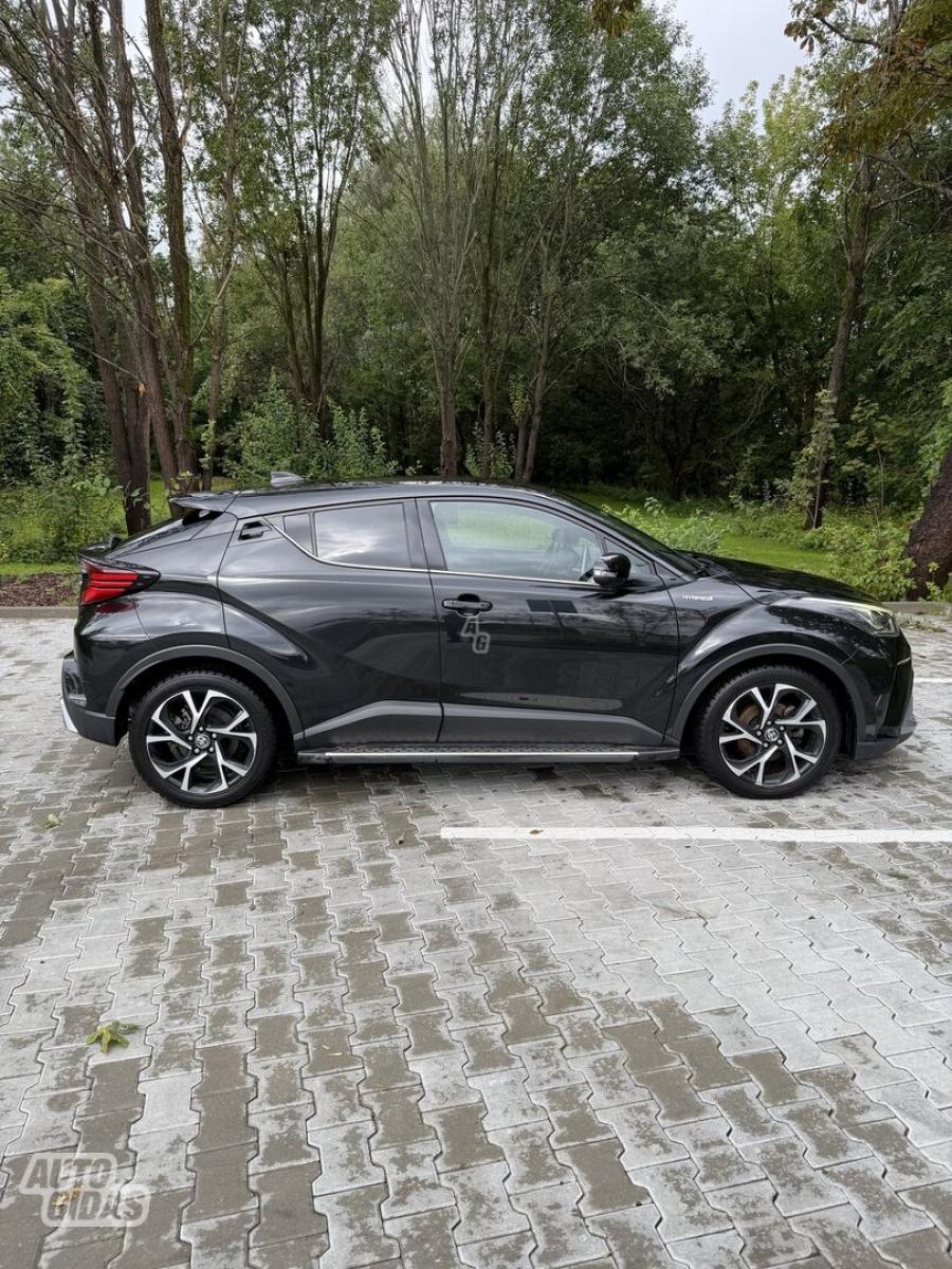 Melns Toyota C-HR 2021 Viļņa, ar dzinēja tilpumu 2.00 L un nobraukumu 150 tūkst. km par 18900 €, foto 5 vietnē AUTOMOTO.COM.LV