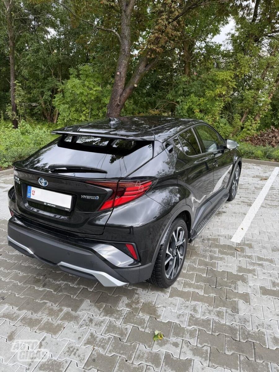 Melns Toyota C-HR 2021 Viļņa, ar dzinēja tilpumu 2.00 L un nobraukumu 150 tūkst. km par 18900 €, foto 6 vietnē AUTOMOTO.COM.LV