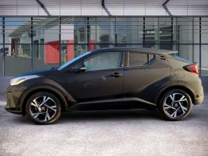 Melns Toyota C-HR 2022 Kauņa, ar dzinēja tilpumu 2.00 L un nobraukumu 33 tūkst. km par 27757 €, foto 5 vietnē AUTOMOTO.COM.LV