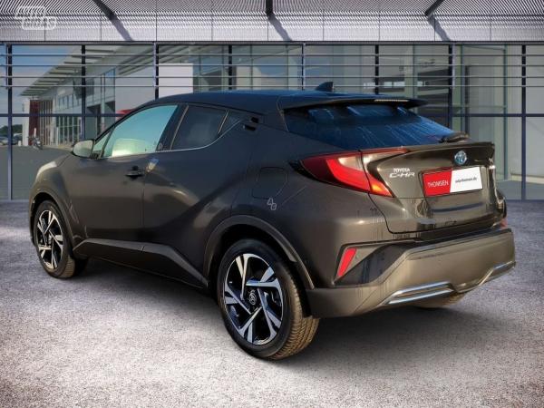Black Toyota C-HR 2022 in Kaunas, with an engine capacity of 2.00 L and mileage of 33 thousand km for 27757 €, photo 6 on AUTOMOTO.COM.LV