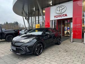Черный Тойота C-HR 2022 в Каунас, объемом двигателя 2.00 л и пробегом 63 тыс. км за 30067 €, фото 2 на AUTOMOTO.COM.LV