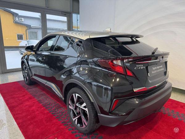 Черный Тойота C-HR 2022 в Шяуляй, объемом двигателя 1.80 л и пробегом 36 тыс. км за 23900 €, фото 6 на AUTOMOTO.COM.LV