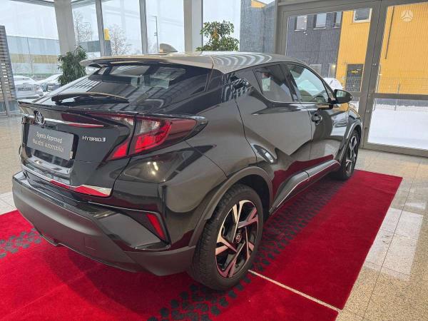 Черный Тойота C-HR 2022 в Шяуляй, объемом двигателя 1.80 л и пробегом 36 тыс. км за 23900 €, фото 7 на AUTOMOTO.COM.LV