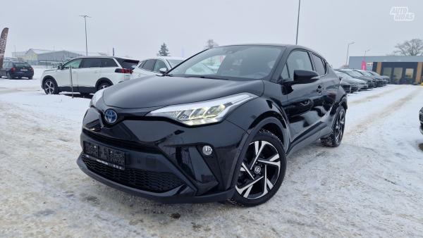 Black Toyota C-HR 2022 in Marijampole, with an engine capacity of 2.00 L and mileage of 60 thousand km for 21990 €, photo 1 on AUTOMOTO.COM.LV