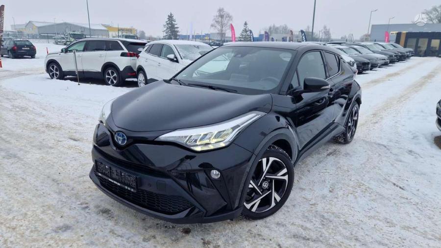 Black Toyota C-HR 2022 in Marijampole, with an engine capacity of 1.99 L and mileage of 60 thousand km for 21990 €, photo 1 on AUTOMOTO.COM.LV