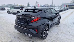 Black Toyota C-HR 2022 in Marijampole, with an engine capacity of 1.99 L and mileage of 60 thousand km for 21990 €, photo 7 on AUTOMOTO.COM.LV