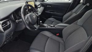 Black Toyota C-HR 2022 in Marijampole, with an engine capacity of 1.99 L and mileage of 60 thousand km for 21990 €, photo 18 on AUTOMOTO.COM.LV