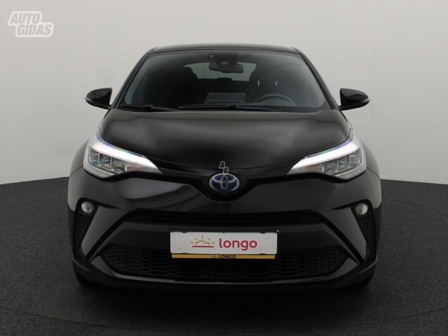 Black Toyota C-HR 2022 in Vilnius, with an engine capacity of 2.00 L and mileage of 148 thousand km for 20699 €, photo 3 on AUTOMOTO.COM.LV