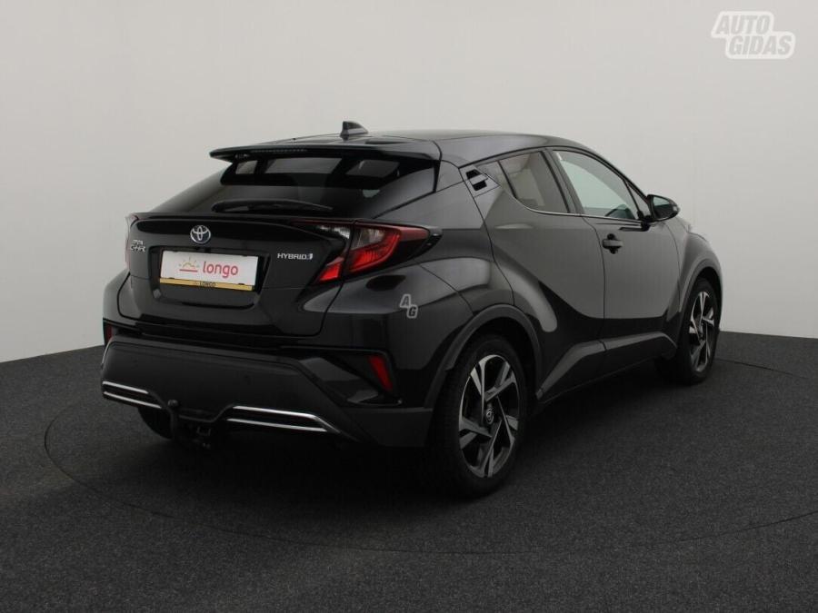 Black Toyota C-HR 2022 in Vilnius, with an engine capacity of 2.00 L and mileage of 148 thousand km for 20699 €, photo 8 on AUTOMOTO.COM.LV