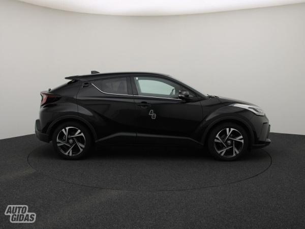 Black Toyota C-HR 2022 in Vilnius, with an engine capacity of 2.00 L and mileage of 148 thousand km for 20699 €, photo 9 on AUTOMOTO.COM.LV