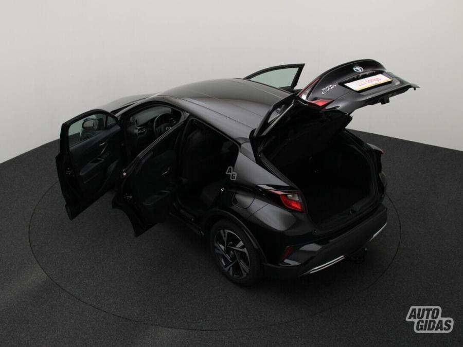 Black Toyota C-HR 2022 in Vilnius, with an engine capacity of 2.00 L and mileage of 148 thousand km for 20699 €, photo 13 on AUTOMOTO.COM.LV