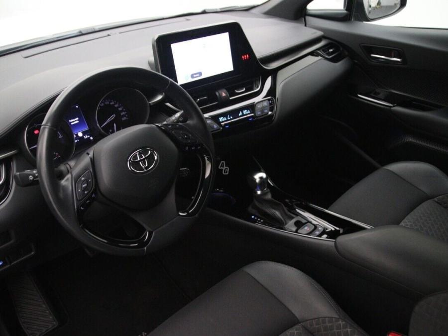 Black Toyota C-HR 2022 in Vilnius, with an engine capacity of 2.00 L and mileage of 148 thousand km for 20699 €, photo 16 on AUTOMOTO.COM.LV