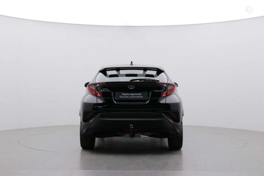 Black Toyota C-HR 2022 in Vilnius, with an engine capacity of 1.80 L and mileage of 49 thousand km for 22500 €, photo 5 on AUTOMOTO.COM.LV