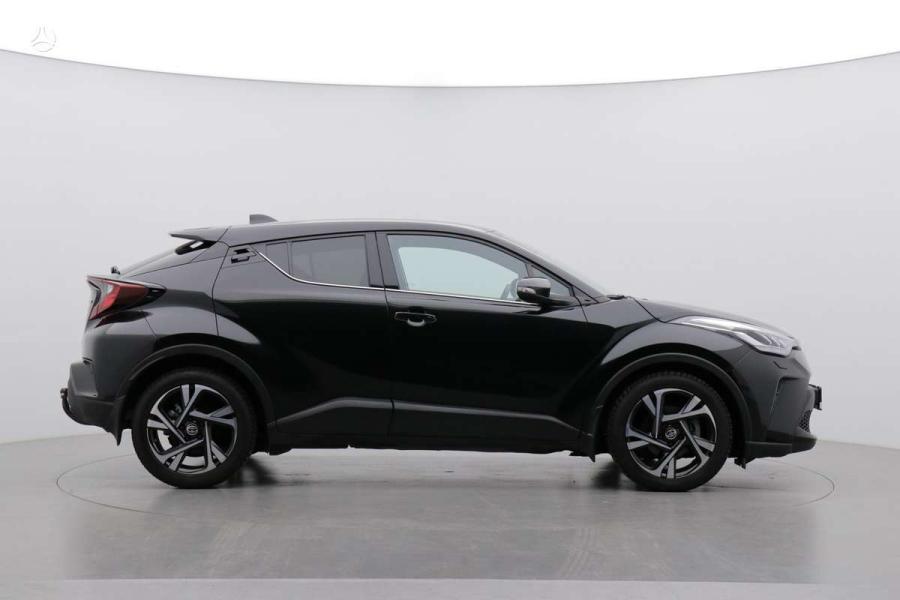 Black Toyota C-HR 2022 in Vilnius, with an engine capacity of 1.80 L and mileage of 49 thousand km for 22500 €, photo 17 on AUTOMOTO.COM.LV