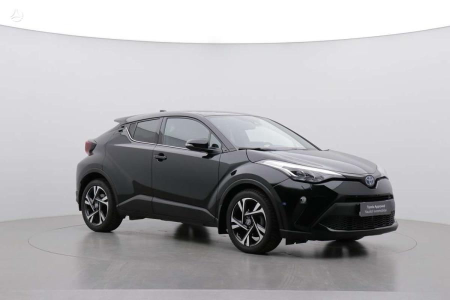 Black Toyota C-HR 2022 in Vilnius, with an engine capacity of 1.80 L and mileage of 49 thousand km for 22500 €, photo 19 on AUTOMOTO.COM.LV