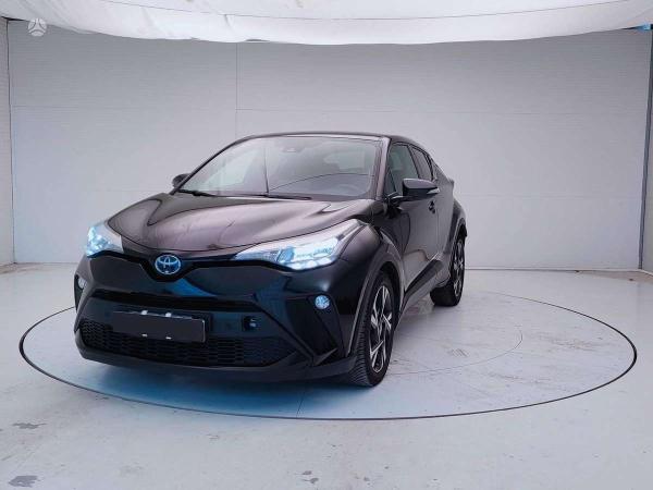 Melns Toyota C-HR 2022 Viļņa, ar dzinēja tilpumu 1.80 L un nobraukumu 118 tūkst. km par 20990 €, foto 1 vietnē AUTOMOTO.COM.LV