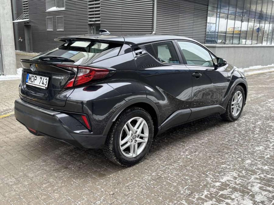 Melns Toyota C-HR 2022 Viļņa, ar dzinēja tilpumu 1.80 L un nobraukumu 149 tūkst. km par 17900 €, foto 5 vietnē AUTOMOTO.COM.LV