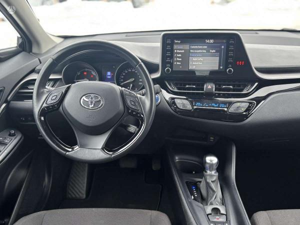 Black Toyota C-HR 2022 in Vilnius, with an engine capacity of 1.80 L and mileage of 149 thousand km for 17900 €, photo 10 on AUTOMOTO.COM.LV