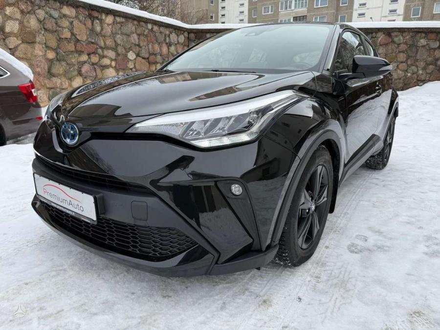 Черный Тойота C-HR 2022 в Вильнюс, объемом двигателя 1.80 л и пробегом 27 тыс. км за 20950 €, фото 1 на AUTOMOTO.COM.LV