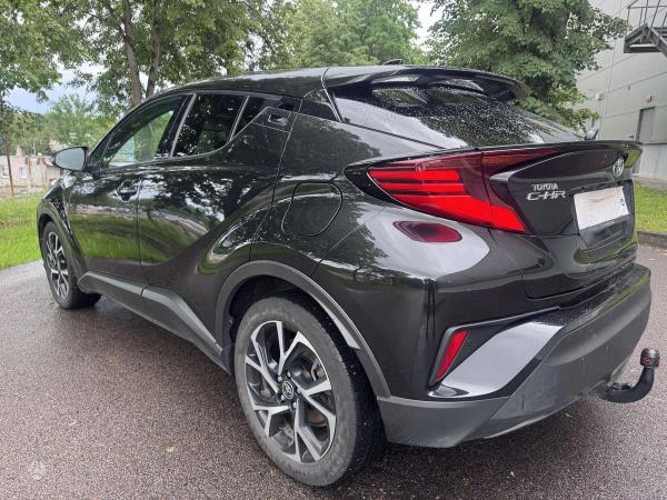Черный Тойота C-HR 2022 в Алитус, объемом двигателя 1.80 л и пробегом 180 тыс. км за 18600 €, фото 9 на AUTOMOTO.COM.LV