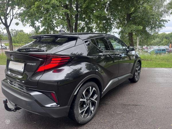 Черный Тойота C-HR 2022 в Алитус, объемом двигателя 1.80 л и пробегом 180 тыс. км за 18600 €, фото 10 на AUTOMOTO.COM.LV